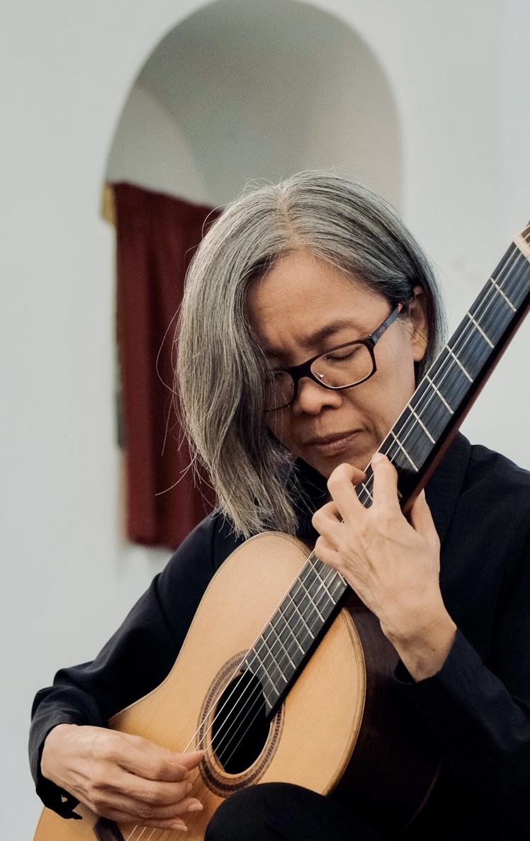Biography – Hong Tee – Classical Guitarist